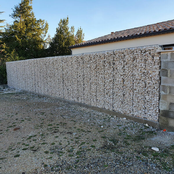 Clôture en pierre à gabion à 84190 Vacqueyras - Vaucluse - DLG NEGOCE