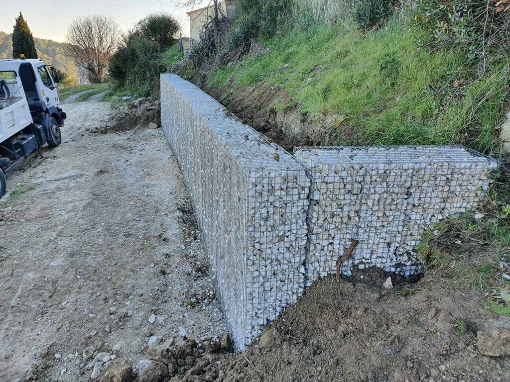Mur de soutènement, clôture, mur anti-bruits et muret en gabion